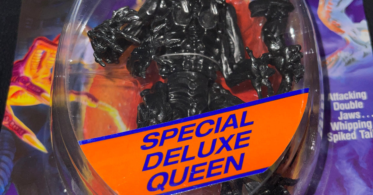 Aliens: Special Deluxe Alien Queen with Deadly Chest-Hatchling (Attack ...